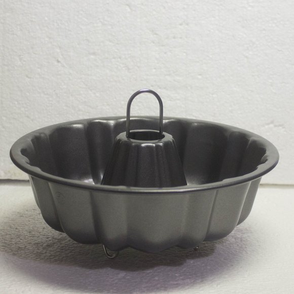 The Pampered Chef | Kitchen | Pampered Chef Quick Cooker Fluted Cake ...